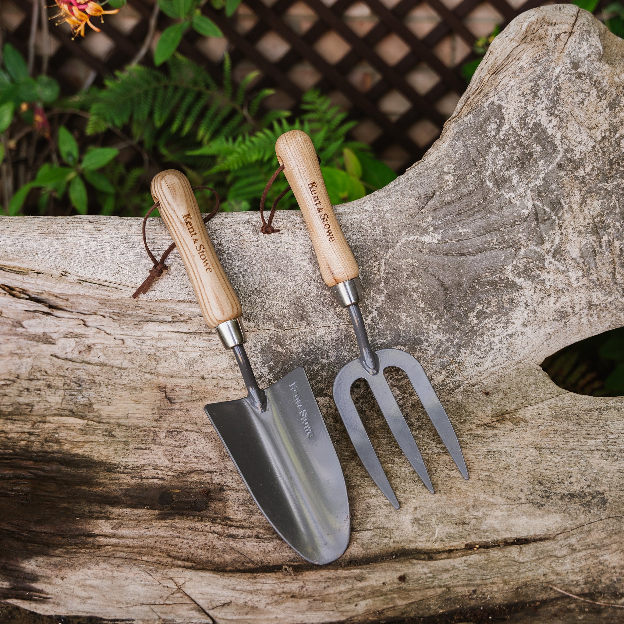 Kent Stowe Carbon Steel Hand Trowel Potting Planting Kent Stowe UK