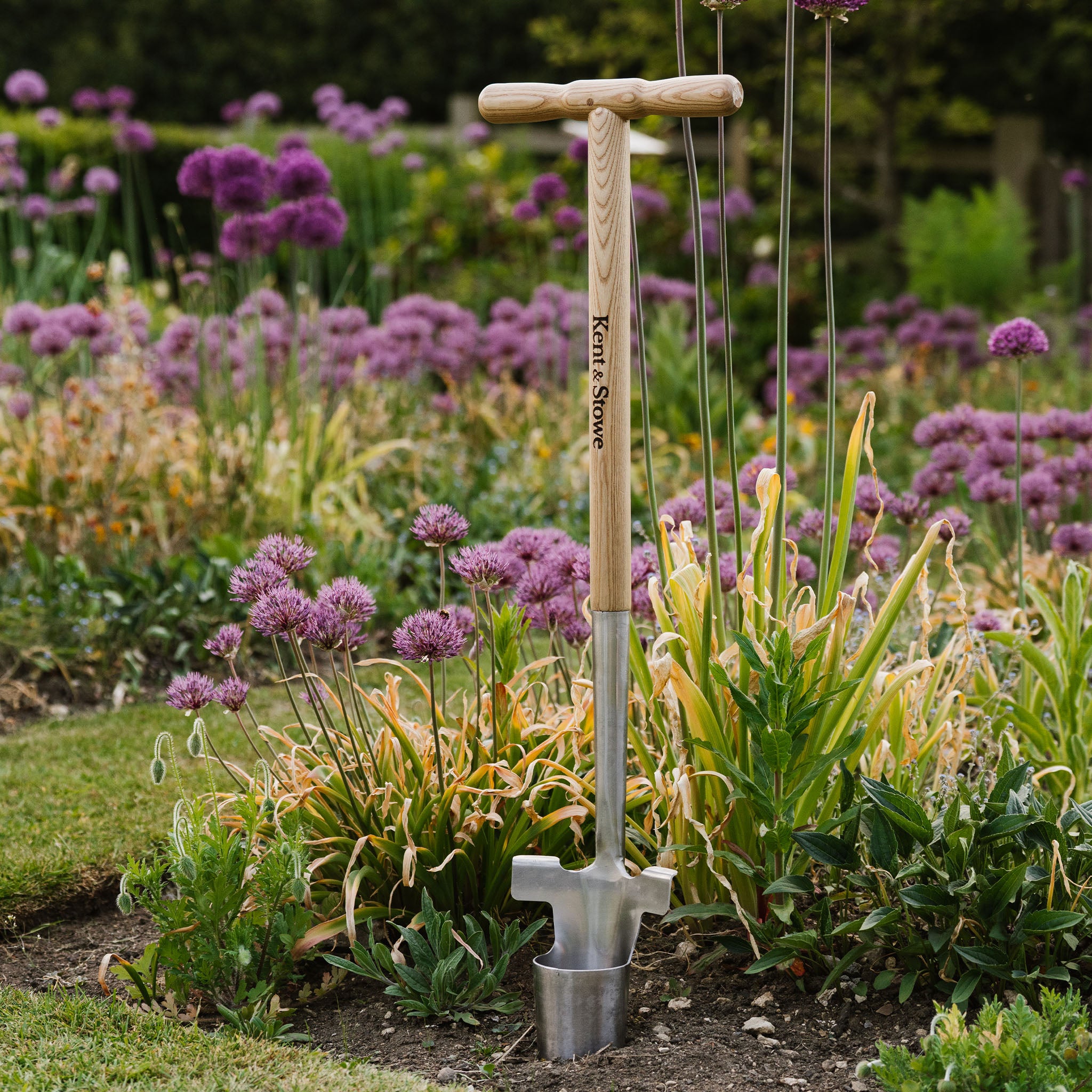 Garden Bulb Planter Tools | Buy Garden Bulb Planters Online | Kent & Stowe