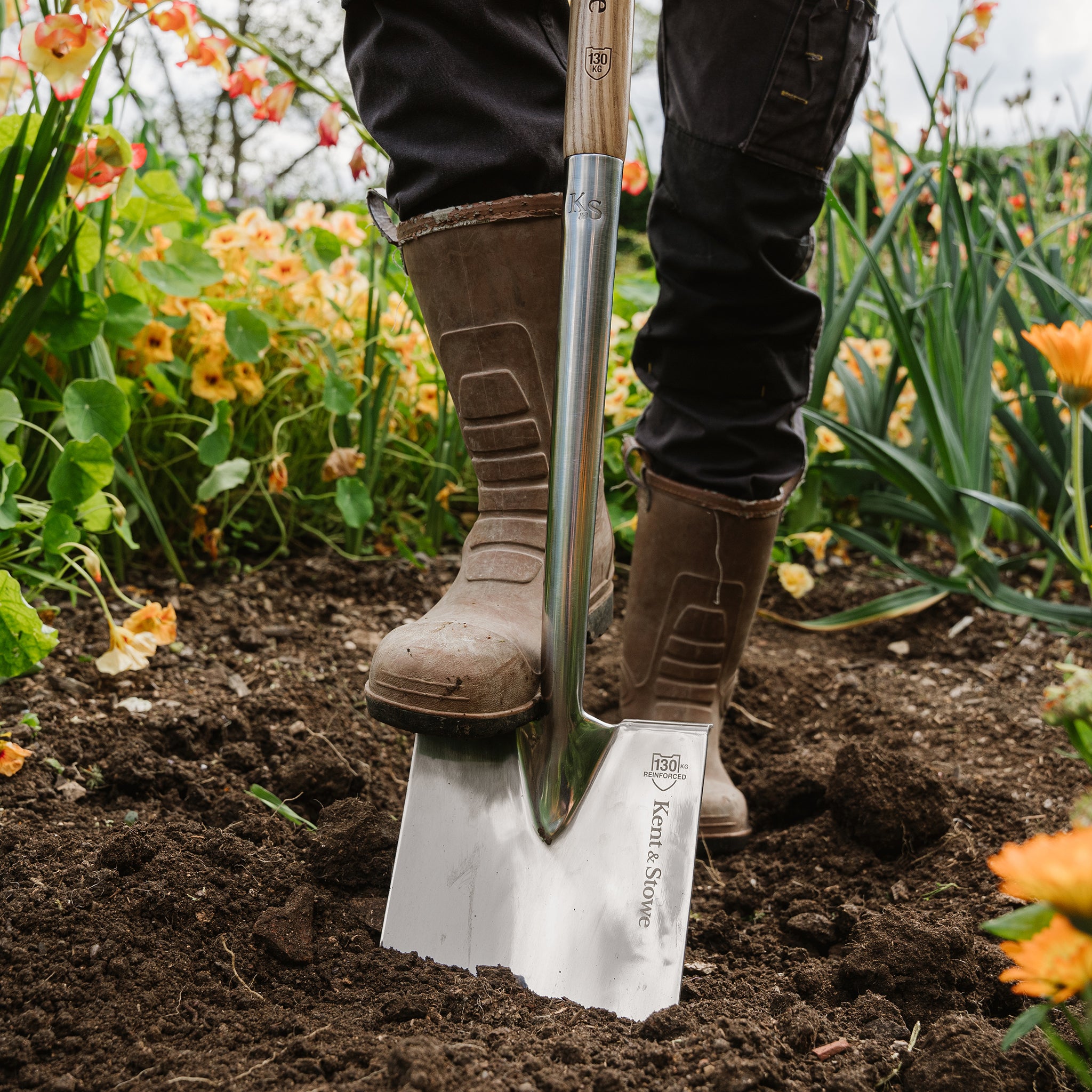 The Capability Spade - Digging & Cultivating – Kent & Stowe