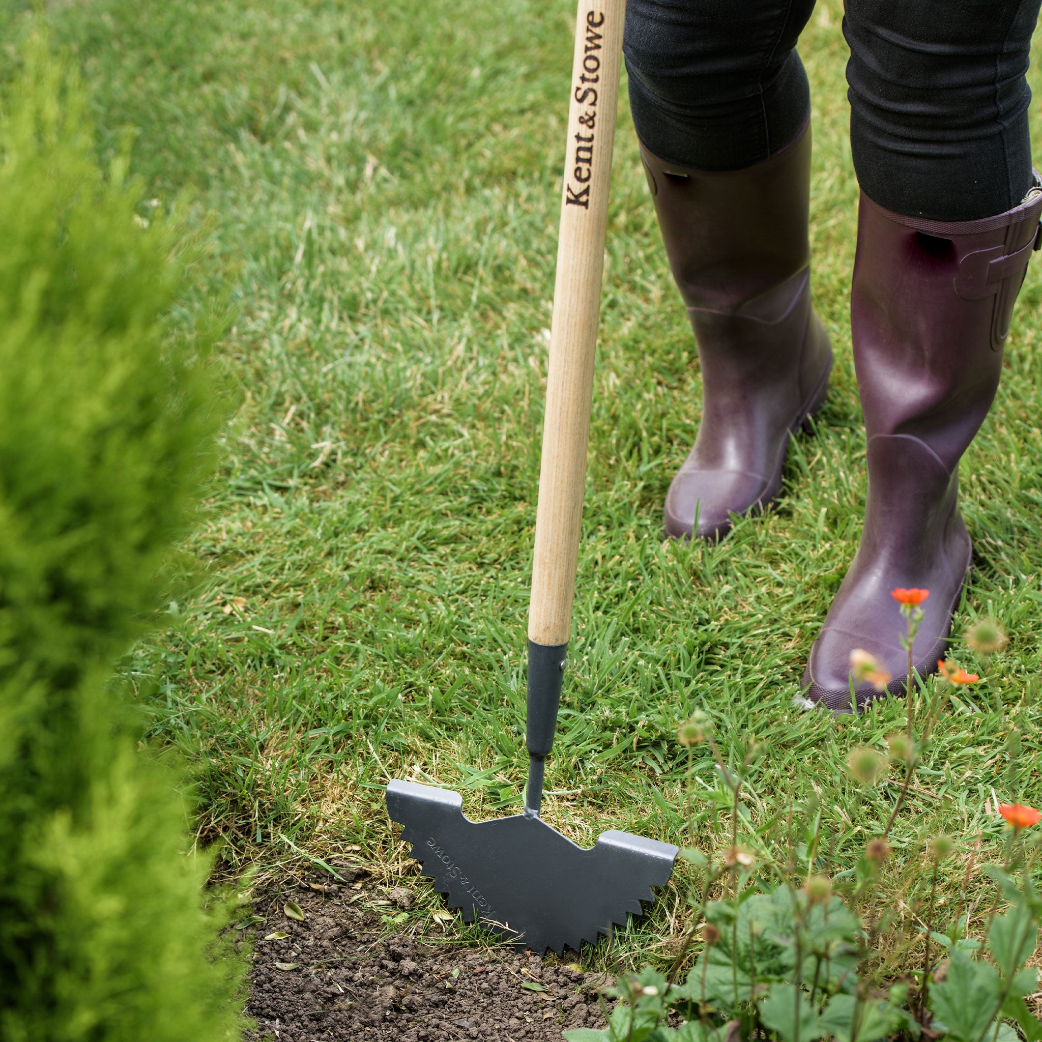 Kent & Stowe Carbon Steel Edging Iron - Lawn Care Tools