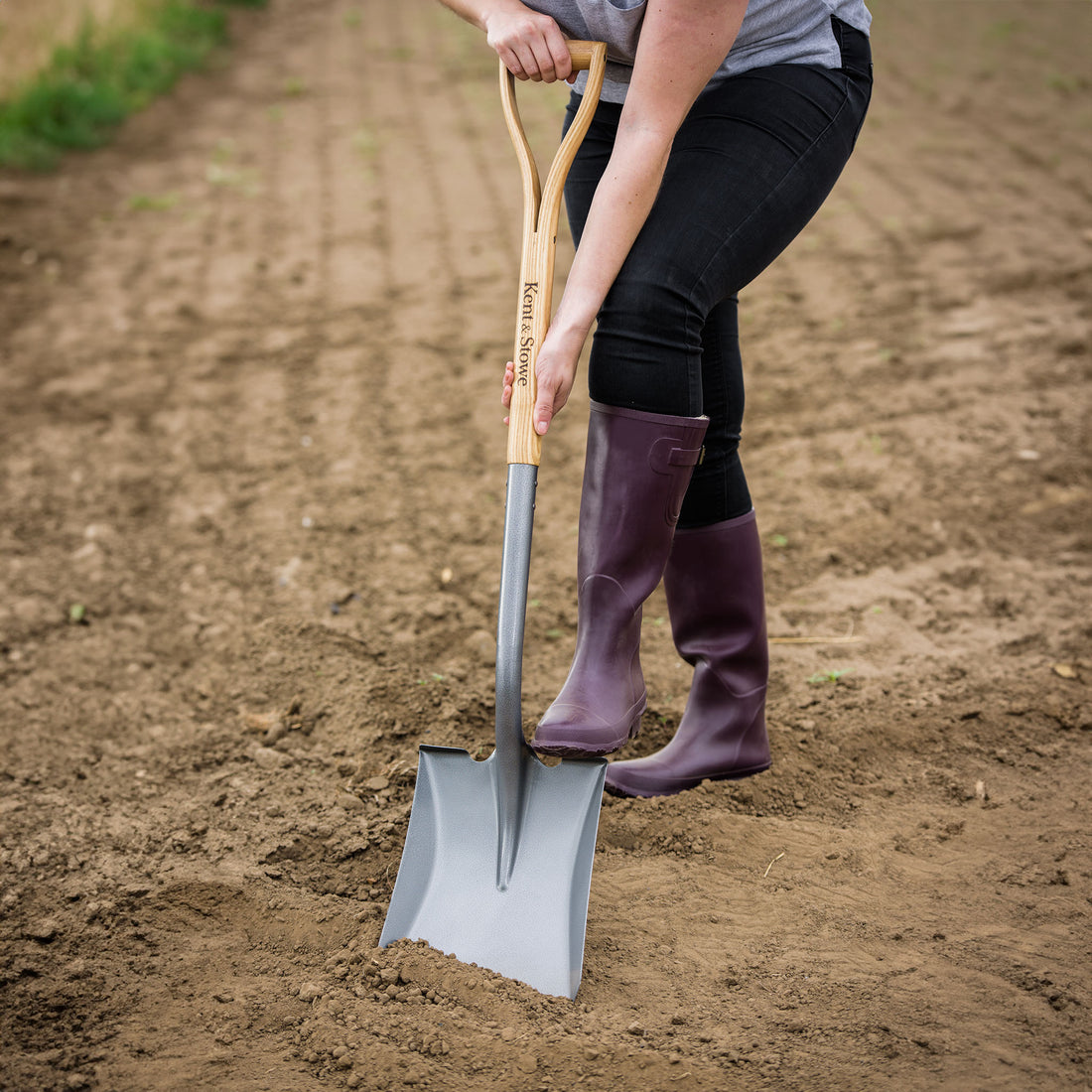 Kent & Stowe Square Mouth Shovel - Digging & Cultivating Tools
