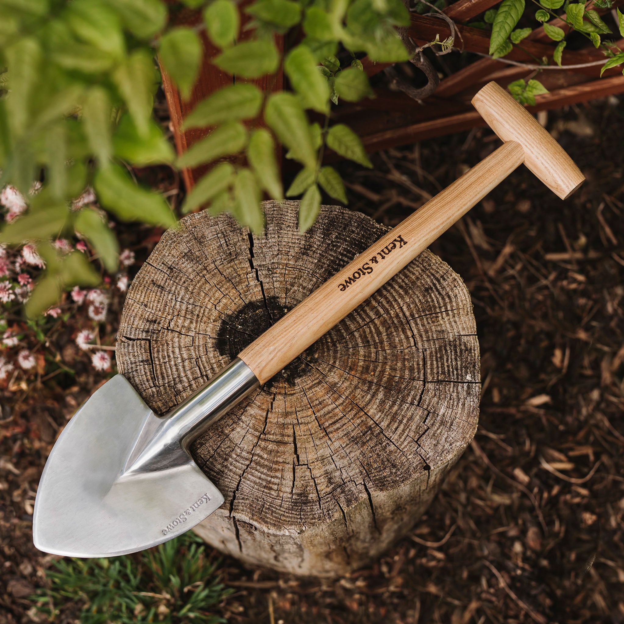 Kent & Stowe Perennial Spade - Digging & Cultivating Tools